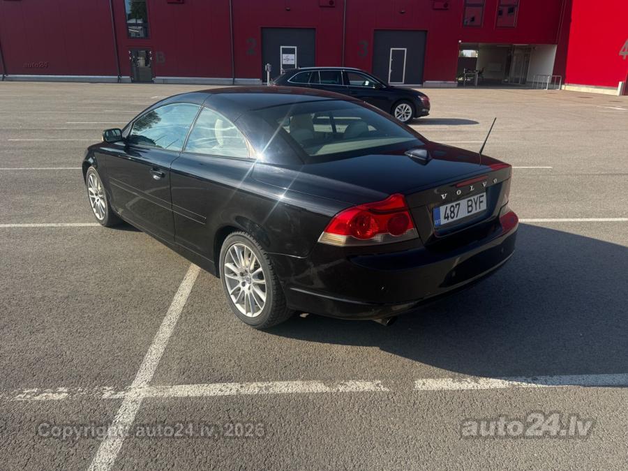 Melns Volvo C70 2007 Tallina, ar dzinēja tilpumu 2.40 L un nobraukumu 269 tūkst. km par 4400 €, foto 7 vietnē AUTOMOTO.COM.LV