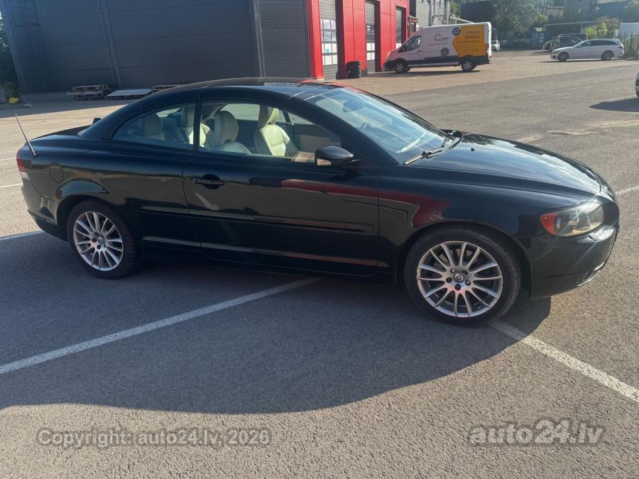 Melns Volvo C70 2007 Tallina, ar dzinēja tilpumu 2.40 L un nobraukumu 269 tūkst. km par 4400 €, foto 10 vietnē AUTOMOTO.COM.LV