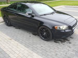 Melns Volvo C70 2007 Kuldīga, ar dzinēja tilpumu 2.40 L un nobraukumu 279 tūkst. km par 3200 €, foto  vietnē AUTOMOTO.COM.LV