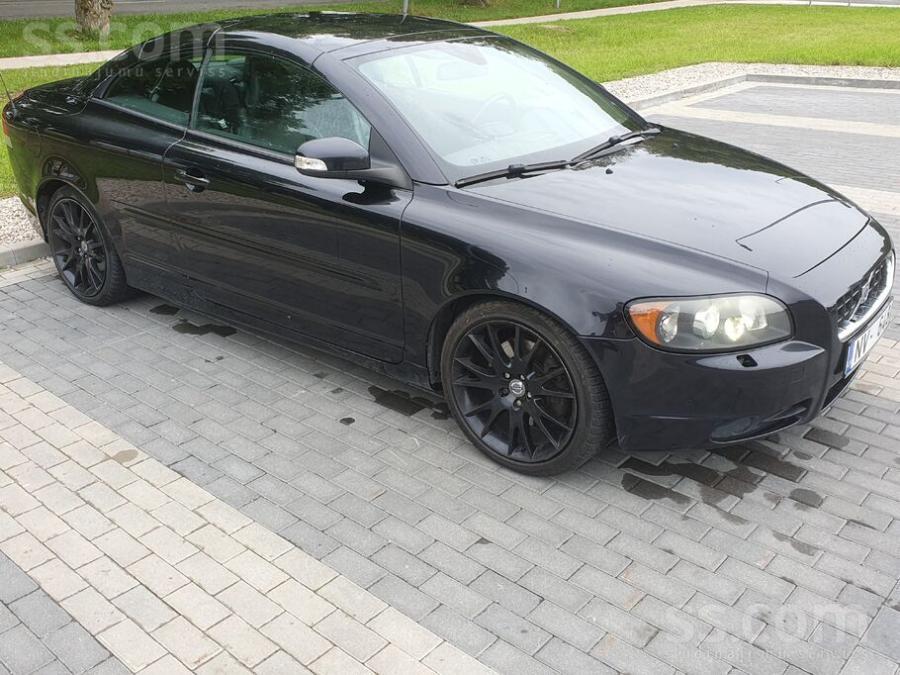 Melns Volvo C70 2007 Kuldīga, ar dzinēja tilpumu 2.40 L un nobraukumu 279 tūkst. km par 3200 €, foto 1 vietnē AUTOMOTO.COM.LV