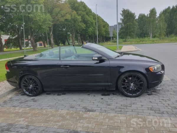 Black Volvo C70 2007 in Kuldiga, with an engine capacity of 2.40 L and mileage of 279 thousand km for 3200 €, photo 9 on AUTOMOTO.COM.LV