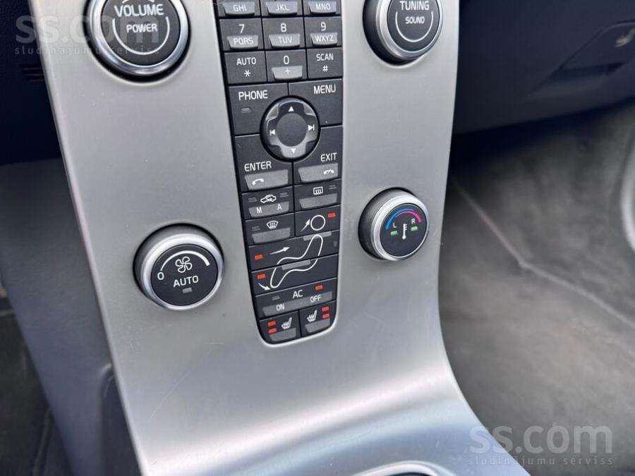 Melns Volvo C70 2007 Rīga, ar dzinēja tilpumu 2.40 L un nobraukumu 257 tūkst. km par 5000 €, foto 7 vietnē AUTOMOTO.COM.LV
