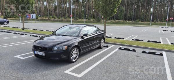 Melns Volvo C70 2007 Rīga, ar dzinēja tilpumu 2.40 L un nobraukumu 252 tūkst. km par 4000 €, foto 1 vietnē AUTOMOTO.COM.LV