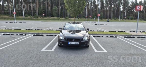 Melns Volvo C70 2007 Rīga, ar dzinēja tilpumu 2.40 L un nobraukumu 252 tūkst. km par 4000 €, foto 5 vietnē AUTOMOTO.COM.LV