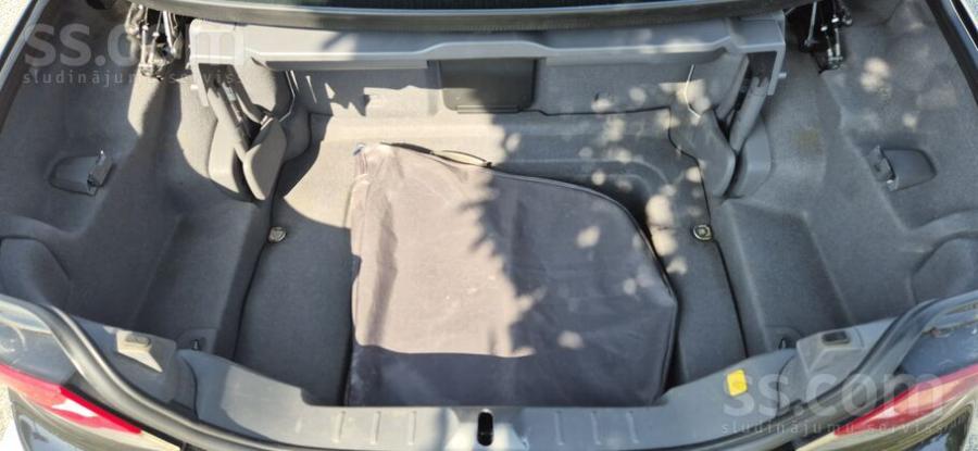 Melns Volvo C70 2007 Rīga, ar dzinēja tilpumu 2.40 L un nobraukumu 252 tūkst. km par 4000 €, foto 15 vietnē AUTOMOTO.COM.LV