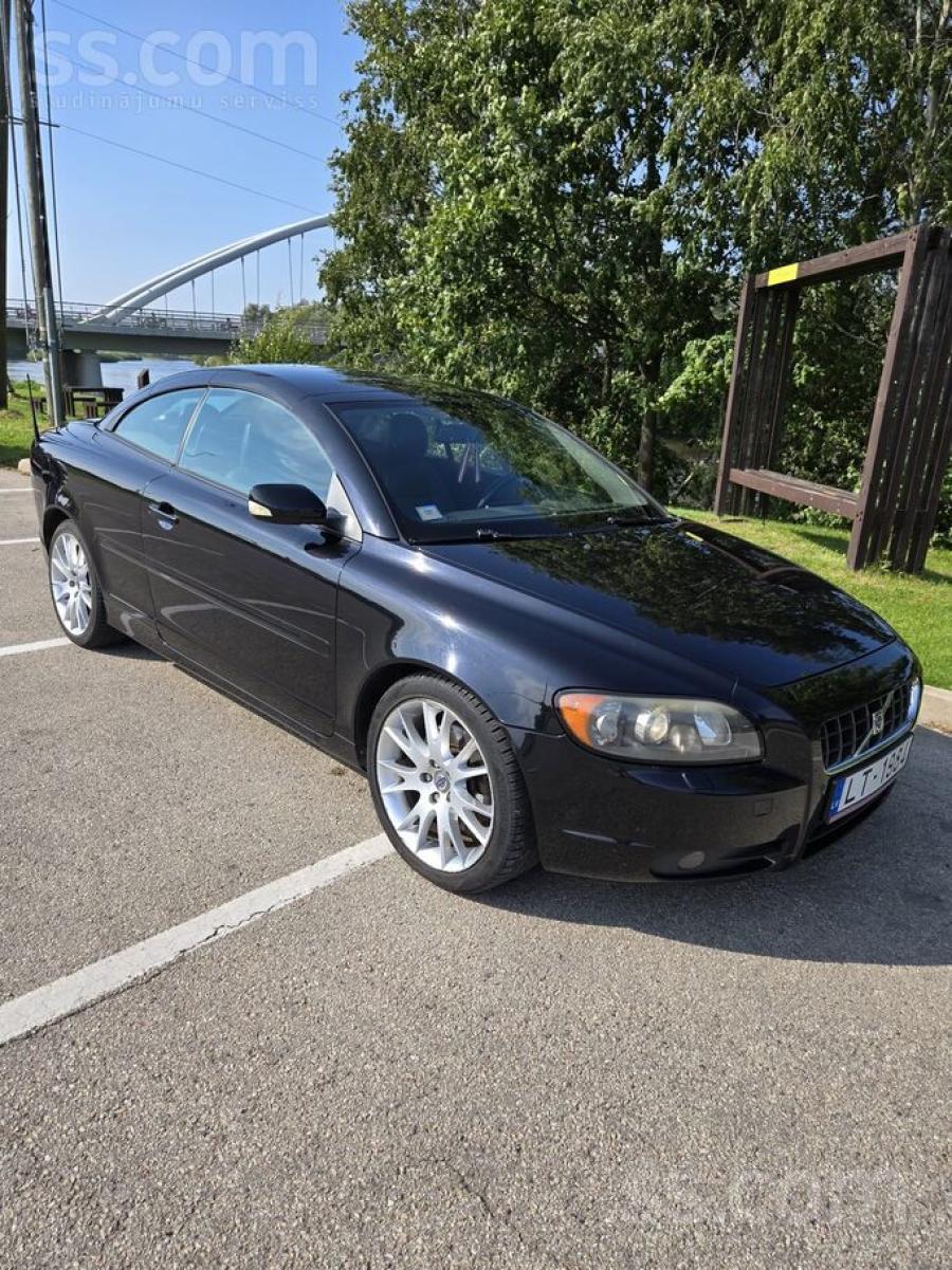 Black Volvo C70 2008 in Riga, with an engine capacity of 2.40 L and mileage of 280 thousand km for 5600 €, photo 1 on AUTOMOTO.COM.LV