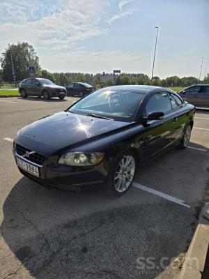 Black Volvo C70 2008 in Riga, with an engine capacity of 2.40 L and mileage of 280 thousand km for 5600 €, photo 7 on AUTOMOTO.COM.LV