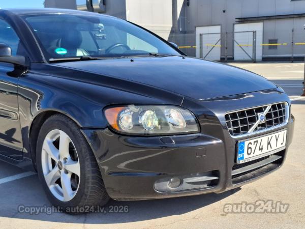 Melns Volvo C70 2008 Tallina, ar dzinēja tilpumu 2.00 L un nobraukumu 205 tūkst. km par 5900 €, foto 5 vietnē AUTOMOTO.COM.LV