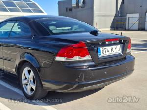 Melns Volvo C70 2008 Tallina, ar dzinēja tilpumu 2.00 L un nobraukumu 205 tūkst. km par 5900 €, foto 13 vietnē AUTOMOTO.COM.LV