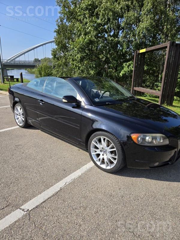 Melns Volvo C70 2008 Rīga, ar dzinēja tilpumu 2.40 L un nobraukumu 285 tūkst. km par 5900 €, foto 3 vietnē AUTOMOTO.COM.LV