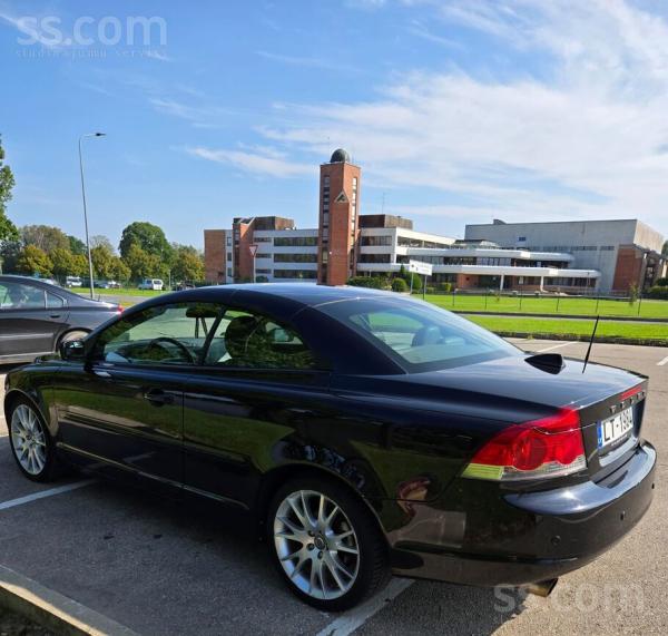 Melns Volvo C70 2008 Rīga, ar dzinēja tilpumu 2.40 L un nobraukumu 285 tūkst. km par 5900 €, foto 6 vietnē AUTOMOTO.COM.LV