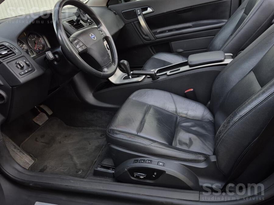 Melns Volvo C70 2008 Rīga, ar dzinēja tilpumu 2.40 L un nobraukumu 245 tūkst. km par 5000 €, foto 26 vietnē AUTOMOTO.COM.LV