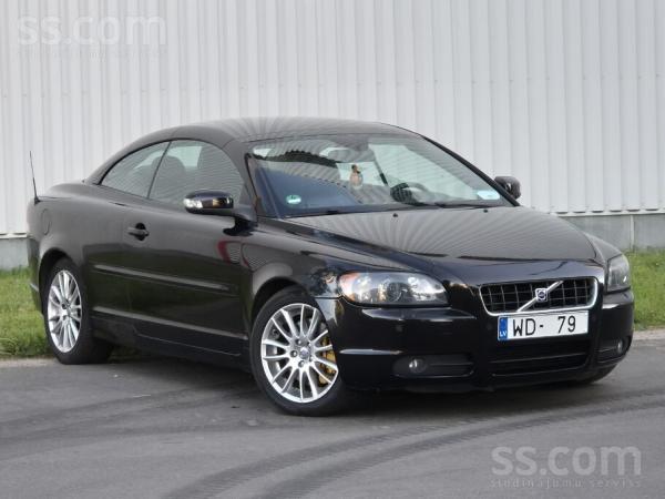 Black Volvo C70 2008 in Riga, with an engine capacity of 2.40 L and mileage of 245 thousand km for 4590 €, photo 4 on AUTOMOTO.COM.LV