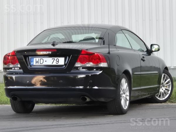 Black Volvo C70 2008 in Riga, with an engine capacity of 2.40 L and mileage of 245 thousand km for 4590 €, photo 8 on AUTOMOTO.COM.LV