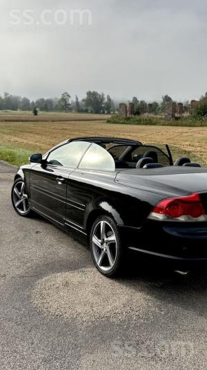 Black Volvo C70 2008 in Riga, with an engine capacity of 2.40 L and mileage of 310 thousand km for 5400 €, photo 1 on AUTOMOTO.COM.LV
