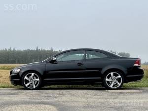 Black Volvo C70 2008 in Riga, with an engine capacity of 2.40 L and mileage of 310 thousand km for 5400 €, photo 3 on AUTOMOTO.COM.LV