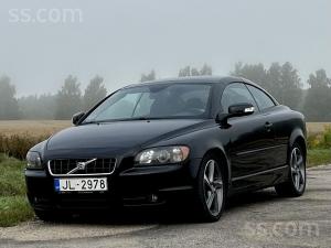 Black Volvo C70 2008 in Riga, with an engine capacity of 2.40 L and mileage of 310 thousand km for 5400 €, photo 5 on AUTOMOTO.COM.LV