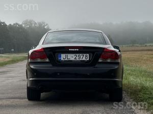 Black Volvo C70 2008 in Riga, with an engine capacity of 2.40 L and mileage of 310 thousand km for 5400 €, photo 6 on AUTOMOTO.COM.LV