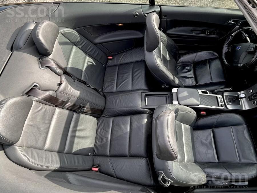 Black Volvo C70 2008 in Riga, with an engine capacity of 2.40 L and mileage of 310 thousand km for 5400 €, photo 12 on AUTOMOTO.COM.LV