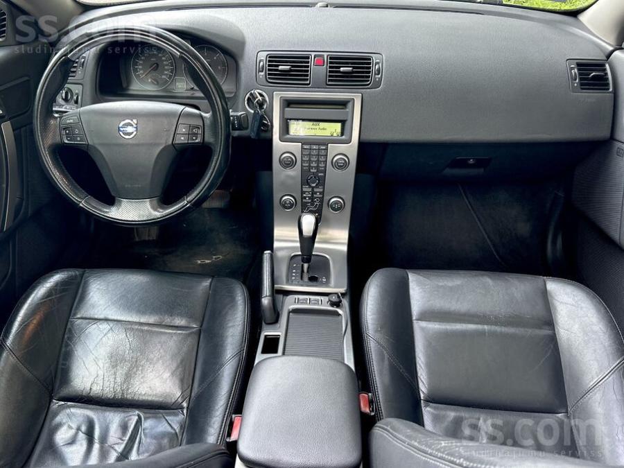 Black Volvo C70 2008 in Riga, with an engine capacity of 2.40 L and mileage of 310 thousand km for 5400 €, photo 14 on AUTOMOTO.COM.LV