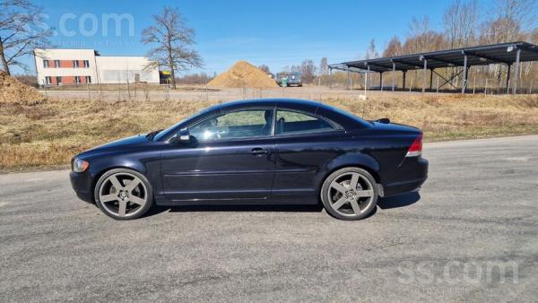 Melns Volvo C70 2008 Rēzekne, ar dzinēja tilpumu 2.40 L un nobraukumu 220 tūkst. km par 6600 €, foto 9 vietnē AUTOMOTO.COM.LV