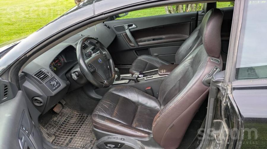 Melns Volvo C70 2008 Gulbene, ar dzinēja tilpumu 2.00 L un nobraukumu 341 tūkst. km par 4200 €, foto 8 vietnē AUTOMOTO.COM.LV