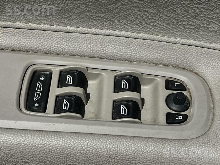 Black Volvo C70 2008 in Riga, with an engine capacity of 2.00 L and mileage of 0 thousand km for 2690 €, photo 23 on AUTOMOTO.COM.LV