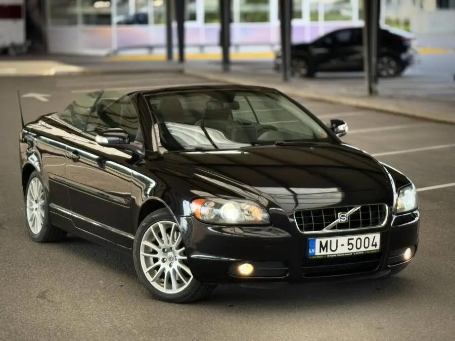 Melns Volvo C70 2008 Rīga, ar dzinēja tilpumu 2.40 L un nobraukumu 283 tūkst. km par 3800 €, foto 1 vietnē AUTOMOTO.COM.LV