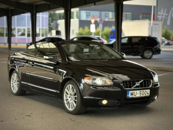 Melns Volvo C70 2008 Rīga, ar dzinēja tilpumu 2.40 L un nobraukumu 283 tūkst. km par 3800 €, foto 3 vietnē AUTOMOTO.COM.LV