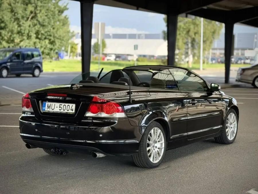 Melns Volvo C70 2008 Rīga, ar dzinēja tilpumu 2.40 L un nobraukumu 283 tūkst. km par 3800 €, foto 10 vietnē AUTOMOTO.COM.LV