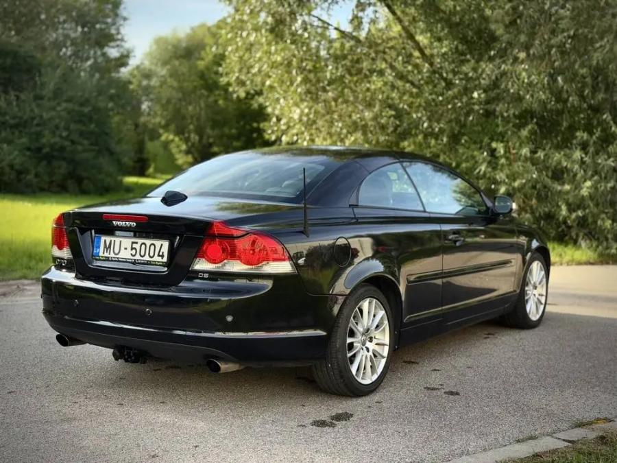 Melns Volvo C70 2008 Rīga, ar dzinēja tilpumu 2.40 L un nobraukumu 283 tūkst. km par 3800 €, foto 12 vietnē AUTOMOTO.COM.LV