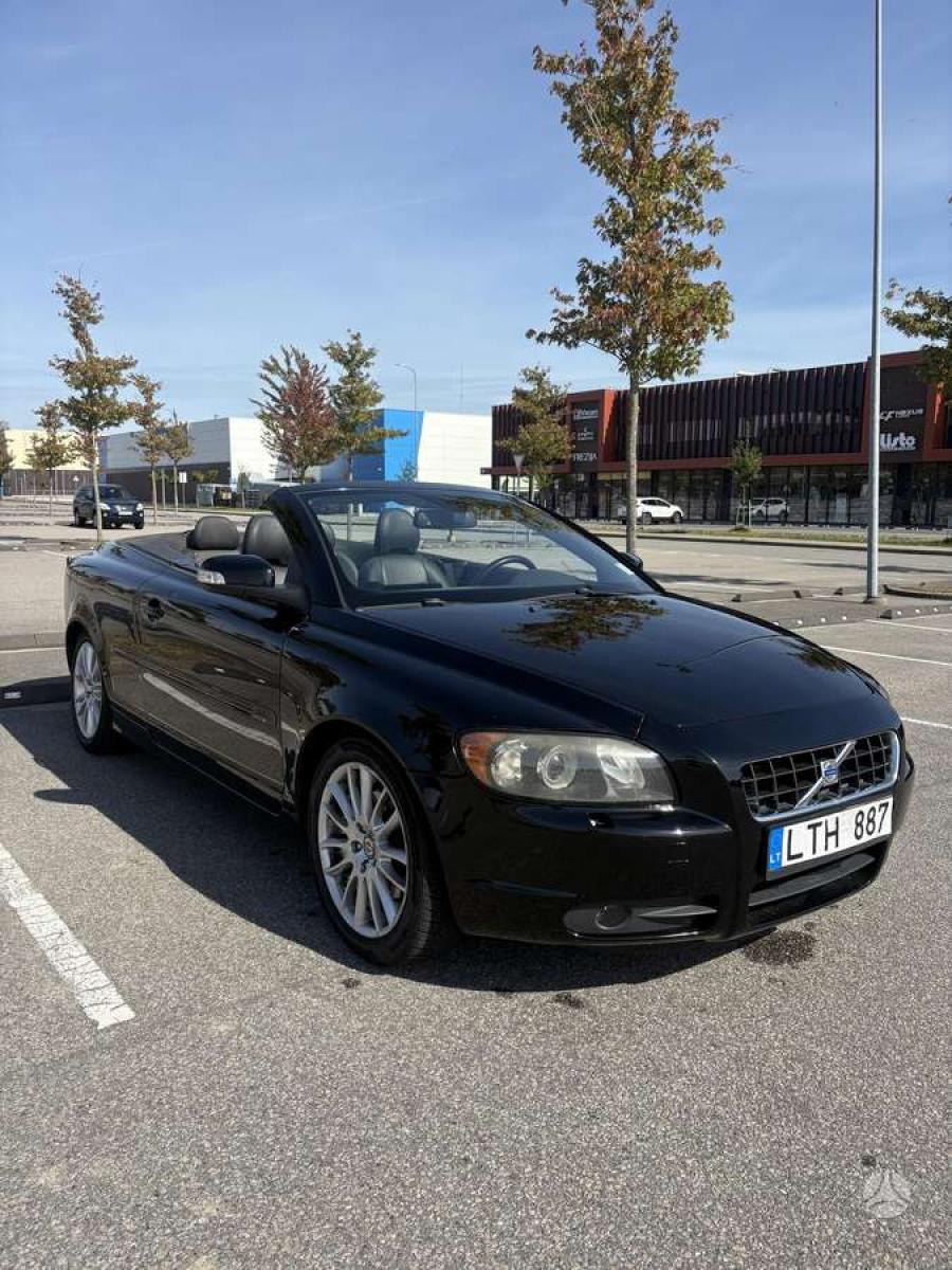 Melns Volvo C70 2008 Klaipėda, ar dzinēja tilpumu 2.50 L un nobraukumu 190 tūkst. km par 4990 €, foto 1 vietnē AUTOMOTO.COM.LV