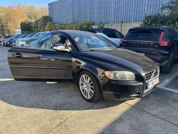 Black Volvo C70 2009 in Siauliai, with an engine capacity of 2.00 L and mileage of 250 thousand km for 2550 €, photo 3 on AUTOMOTO.COM.LV