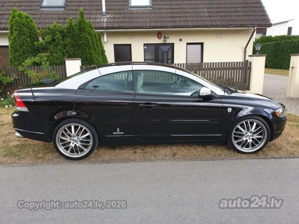 Black Volvo C70 2009 in Tallinn, with an engine capacity of 2.40 L and mileage of 202 thousand km for 11900 €, photo 1 on AUTOMOTO.COM.LV