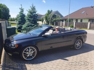 Black Volvo C70 2009 in Tallinn, with an engine capacity of 2.40 L and mileage of 202 thousand km for 11900 €, photo 4 on AUTOMOTO.COM.LV