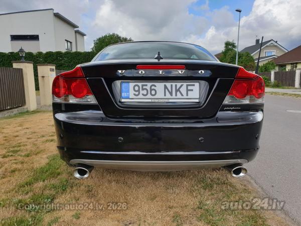 Black Volvo C70 2009 in Tallinn, with an engine capacity of 2.40 L and mileage of 202 thousand km for 11900 €, photo 5 on AUTOMOTO.COM.LV