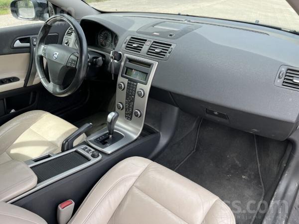 Black Volvo C70 2009 in Riga, with an engine capacity of 2.50 L and mileage of 180 thousand km for 7300 €, photo 6 on AUTOMOTO.COM.LV