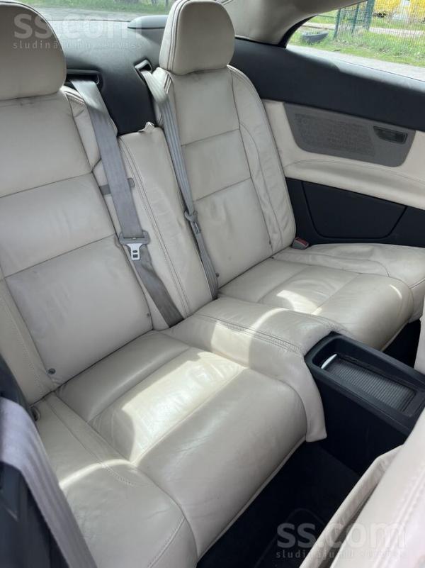 Black Volvo C70 2009 in Riga, with an engine capacity of 2.50 L and mileage of 180 thousand km for 7300 €, photo 7 on AUTOMOTO.COM.LV