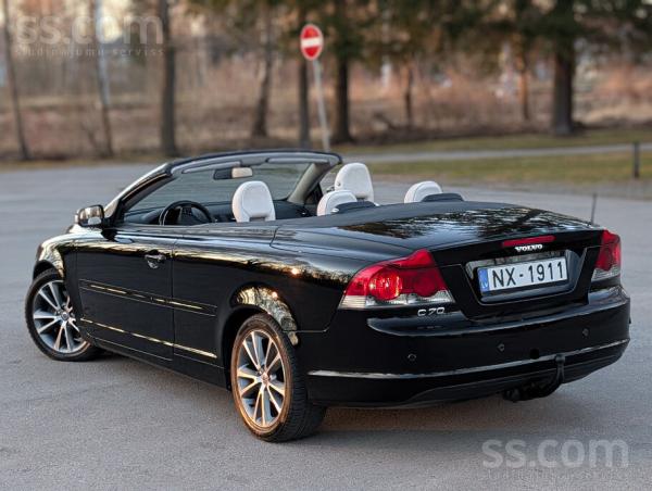 Black Volvo C70 2009 in Jurmala, with an engine capacity of 2.00 L and mileage of 0 thousand km for 4650 €, photo 2 on AUTOMOTO.COM.LV
