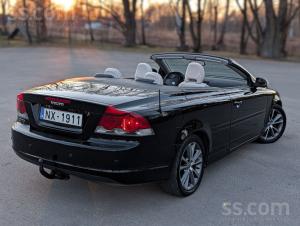 Black Volvo C70 2009 in Jurmala, with an engine capacity of 2.00 L and mileage of 0 thousand km for 4650 €, photo 5 on AUTOMOTO.COM.LV