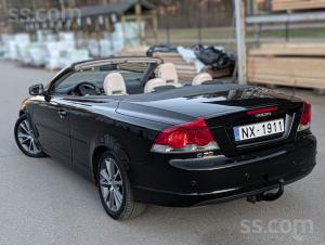 Black Volvo C70 2009 in Jurmala, with an engine capacity of 2.00 L and mileage of 0 thousand km for 4650 €, photo 13 on AUTOMOTO.COM.LV