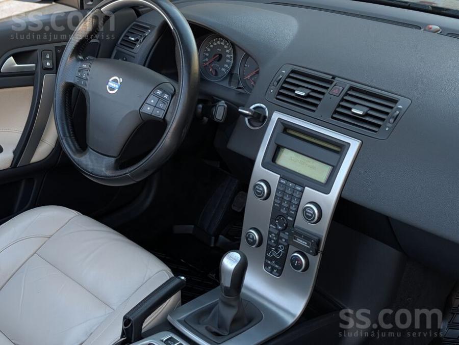 Black Volvo C70 2009 in Jurmala, with an engine capacity of 2.00 L and mileage of 0 thousand km for 4650 €, photo 24 on AUTOMOTO.COM.LV