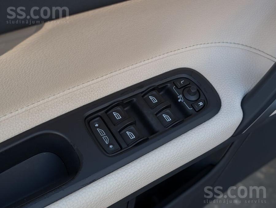 Black Volvo C70 2009 in Jurmala, with an engine capacity of 2.00 L and mileage of 0 thousand km for 4650 €, photo 25 on AUTOMOTO.COM.LV