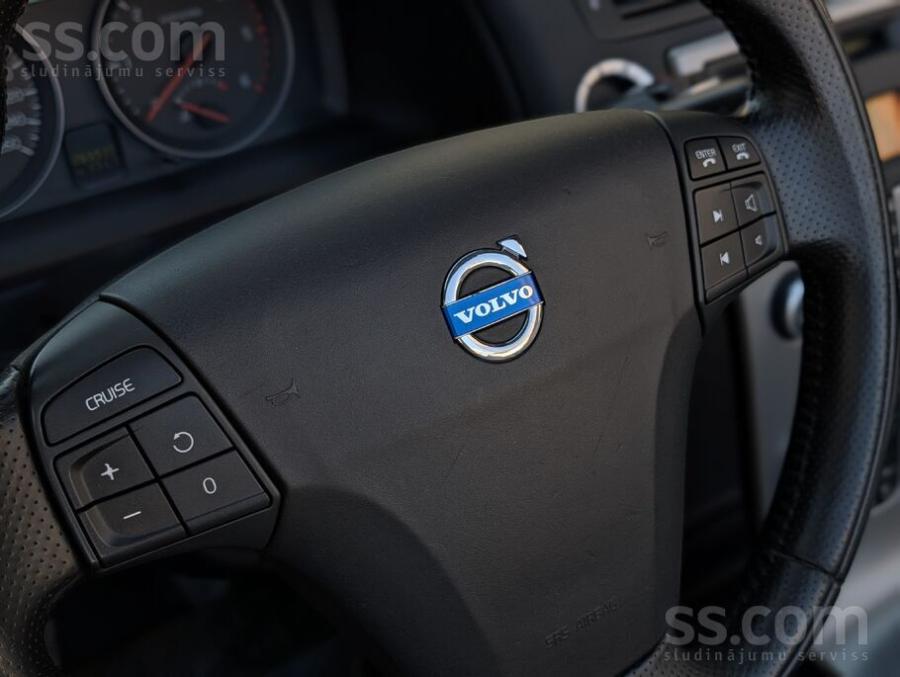 Black Volvo C70 2009 in Jurmala, with an engine capacity of 2.00 L and mileage of 0 thousand km for 4650 €, photo 27 on AUTOMOTO.COM.LV