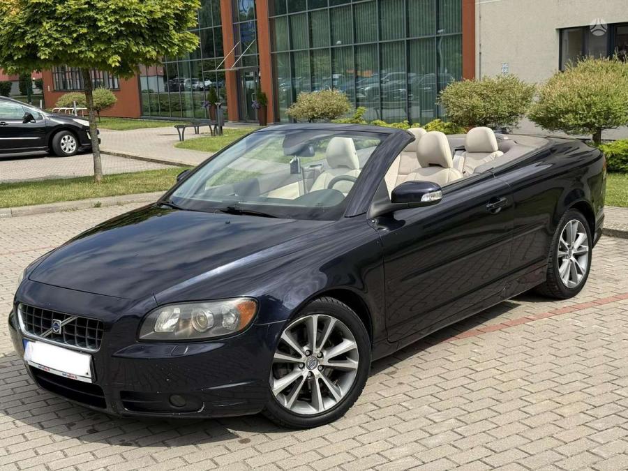 Black Volvo C70 2009 in Klaipeda, with an engine capacity of 2.52 L and mileage of 112 thousand km for 2950 €, photo 1 on AUTOMOTO.COM.LV
