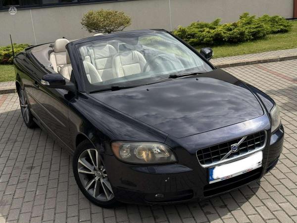 Black Volvo C70 2009 in Klaipeda, with an engine capacity of 2.52 L and mileage of 112 thousand km for 2950 €, photo 4 on AUTOMOTO.COM.LV