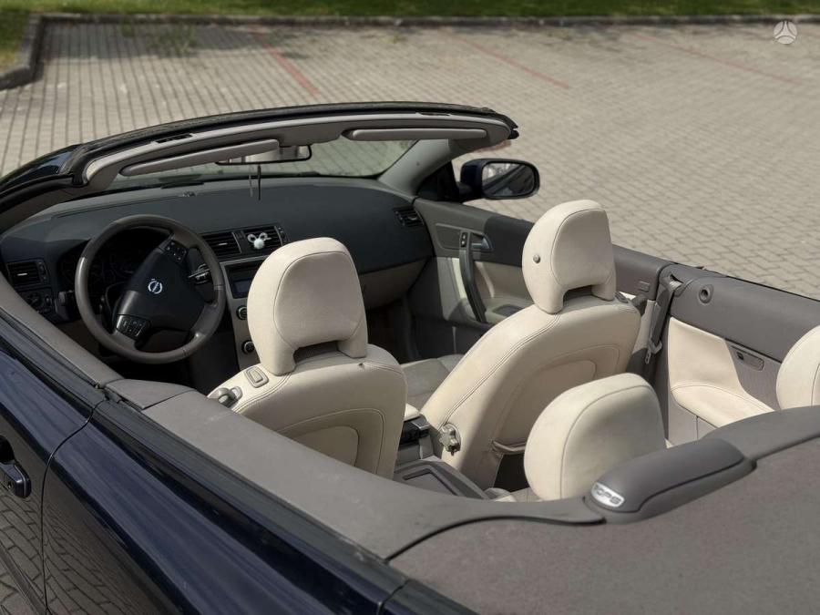 Black Volvo C70 2009 in Klaipeda, with an engine capacity of 2.52 L and mileage of 112 thousand km for 2950 €, photo 7 on AUTOMOTO.COM.LV