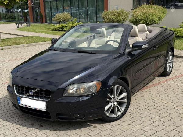 Black Volvo C70 2009 in Klaipeda, with an engine capacity of 2.52 L and mileage of 112 thousand km for 2950 €, photo 8 on AUTOMOTO.COM.LV