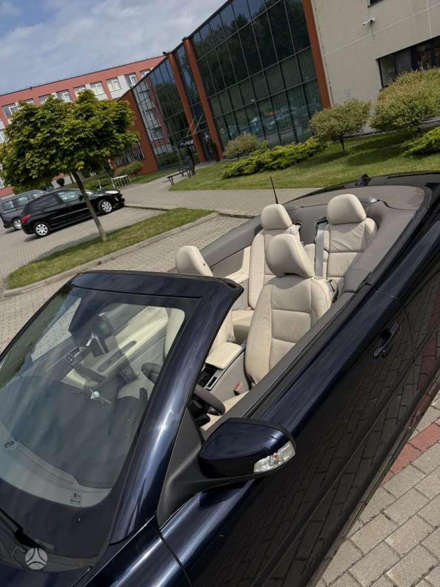 Black Volvo C70 2009 in Klaipeda, with an engine capacity of 2.52 L and mileage of 112 thousand km for 2950 €, photo 10 on AUTOMOTO.COM.LV