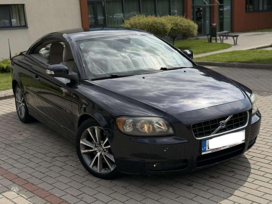 Black Volvo C70 2009 in Klaipeda, with an engine capacity of 2.52 L and mileage of 112 thousand km for 2950 €, photo 13 on AUTOMOTO.COM.LV